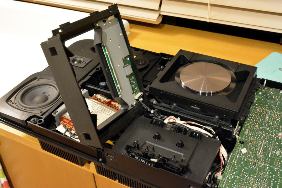 B&O Century修理 1-3 デッキメカ分解: Bang&Olufsen users club B&O Century修理 1-3 デッキメカ分解: Bang&Olufsen users club